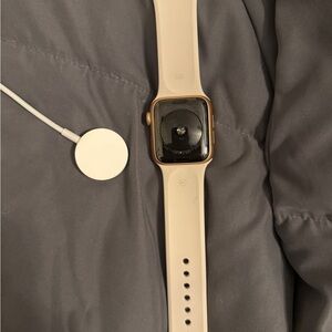 Apple | Wearables | Apple Watch Se Rose Gold | Poshmark